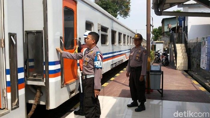 Panduan Mudik Lebaran 2025: Cara ke Merak Naik KRL dengan Mudah