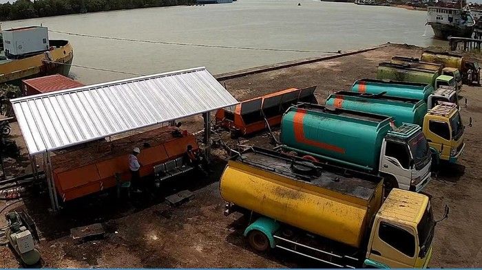 Efisiensi Bongkar Muat CPO di Pelabuhan: Inovasi Drop Tank Percepat ...