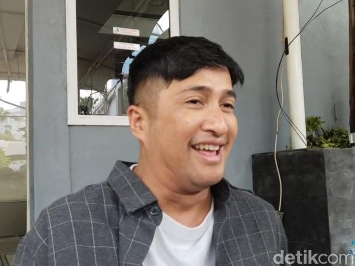 Irfan Hakim Bentuk Band Skandal, Remake Lagu "Tuturut Munding" untuk ...