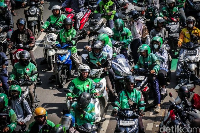 Menaker Panggil Gojek dan Grab, Bahas Bonus Hari Raya untuk Driver Ojol