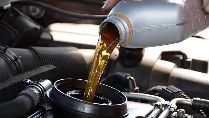 Kapan Waktu yang Tepat untuk Ganti Oli Mesin Mobil? Ini Penjelasannya
