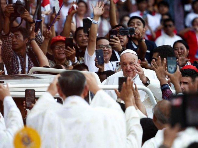 Paus Fransiskus ke Indonesia: Momen Bersejarah Setelah 35 Tahun