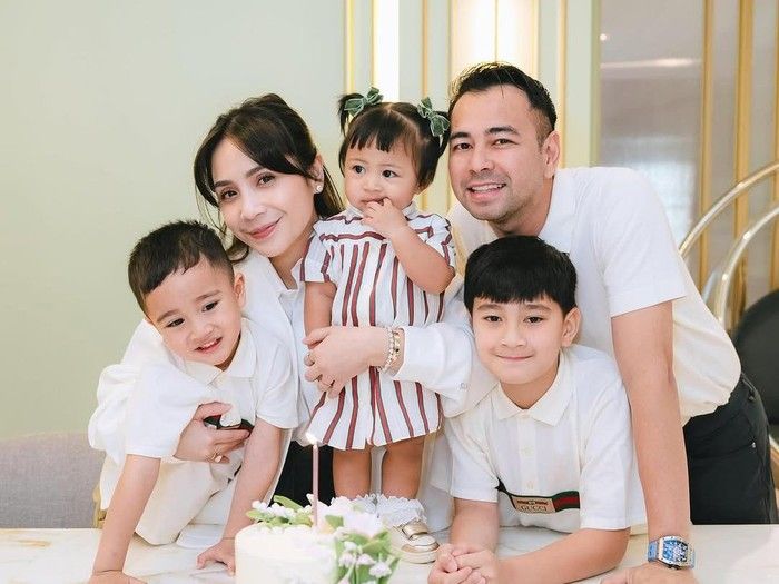 Lily Ulang Tahun Pertama, Begini Potret Kehangatan Keluarga Raffi Ahmad dan Nagita Slavina