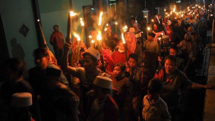 Mengenal Tradisi Pawai Obor 1 Muharram: Makna dan Kemeriahan Perayaan ...
